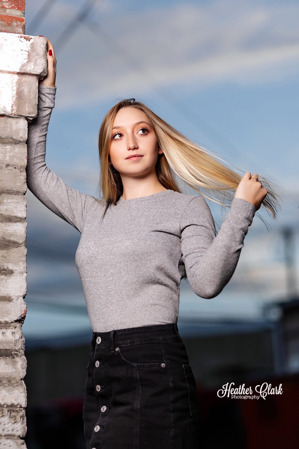Blonde Bombshell Urban Alley Edgy Modern Unique Senior Portrait ...